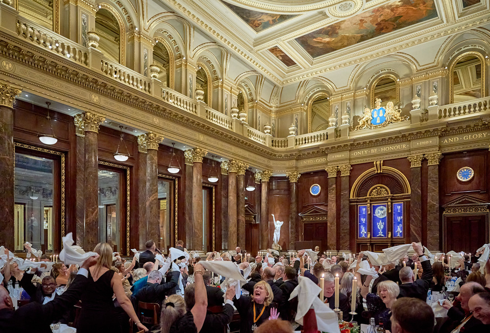 Singing waiters steal the show at Drapers’ Hall - CanTech International